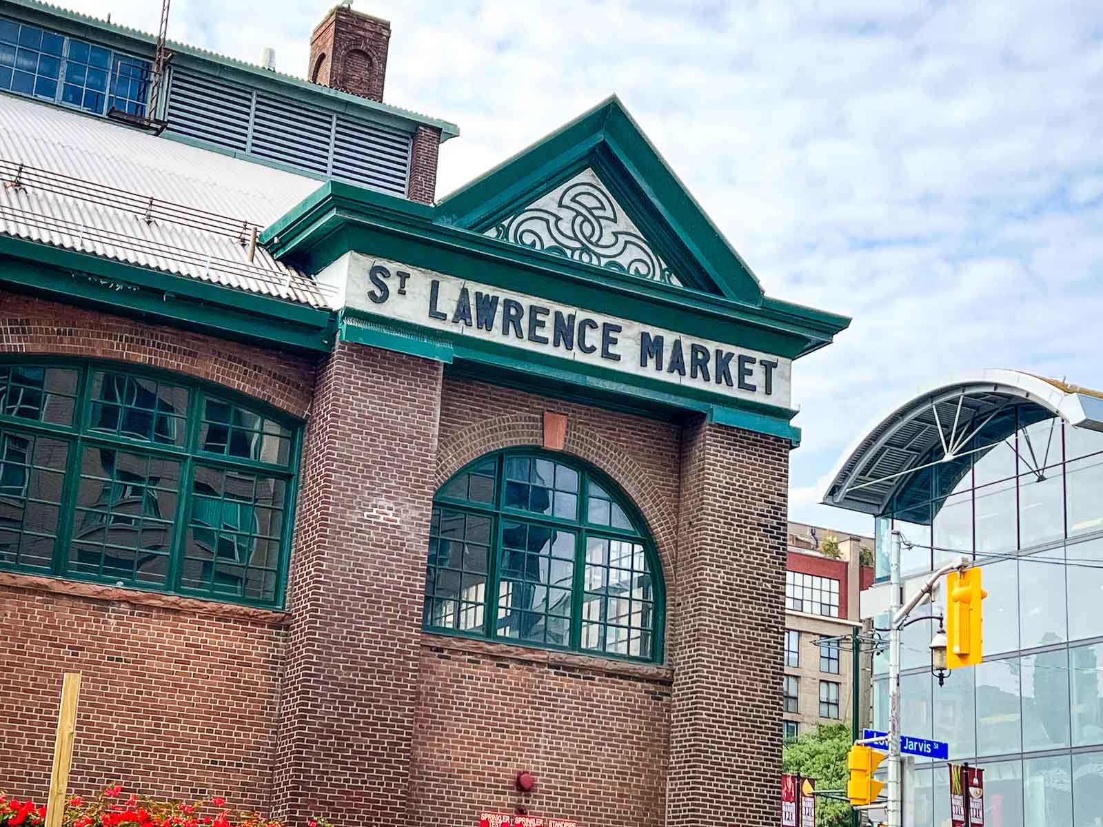 11 Best Farmer's Markets in SW Ontario - All the Best Spots